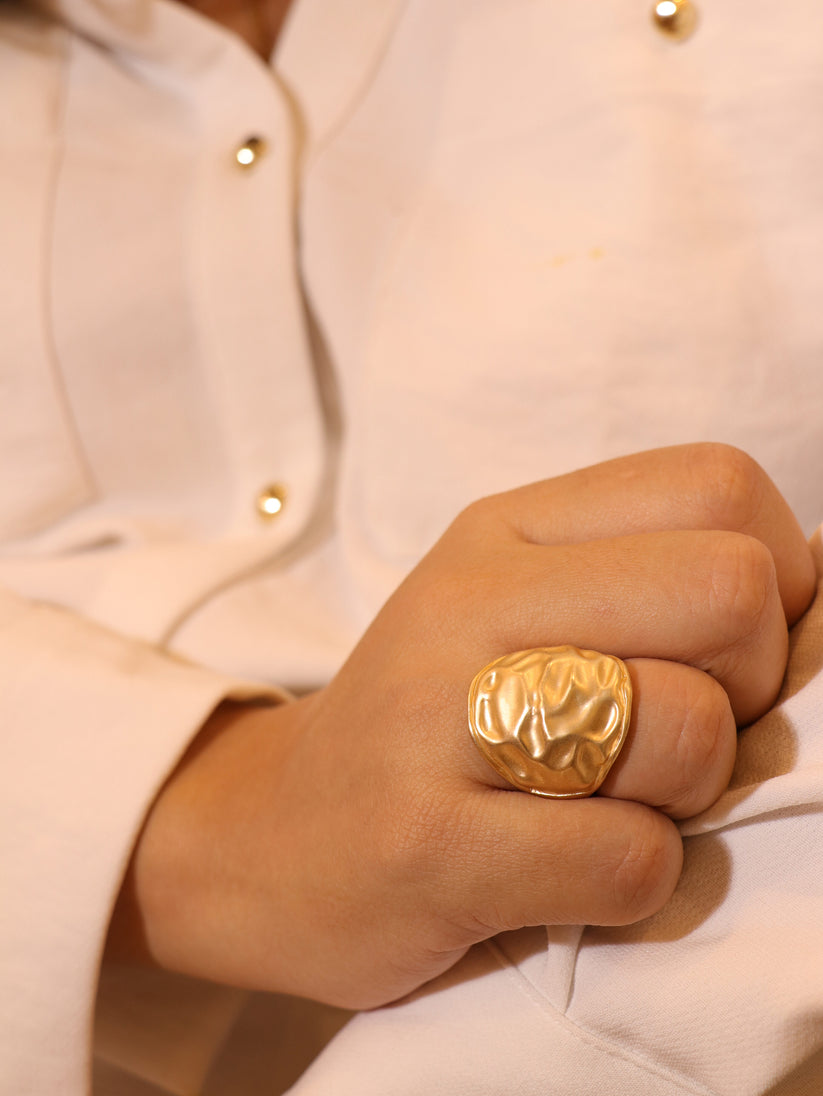 Female Signet Ring – The House of Muse